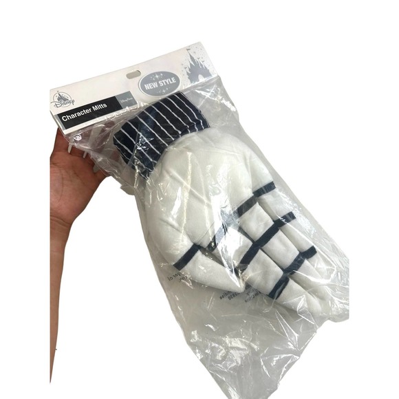 Disney | Accessories | New Disney Parks Character Mitts Mitts Custom ...
